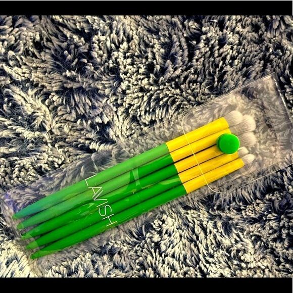Lavish | Makeup | Lavish Five Piece Eye Brushset | Poshmark
